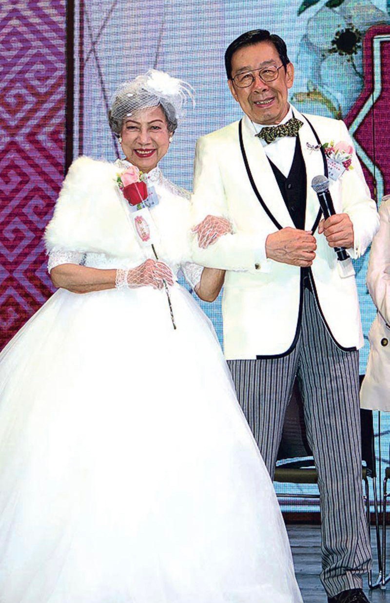 邊一對藝人拍三級片係一定要入場睇？ | LIHKG 討論區