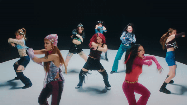 COLLAR解構《OFF/ON》MV Candy浸浴露腿 IvySo火辣紅裙迷人仲係吹波波高手！！ | LIHKG 討論區