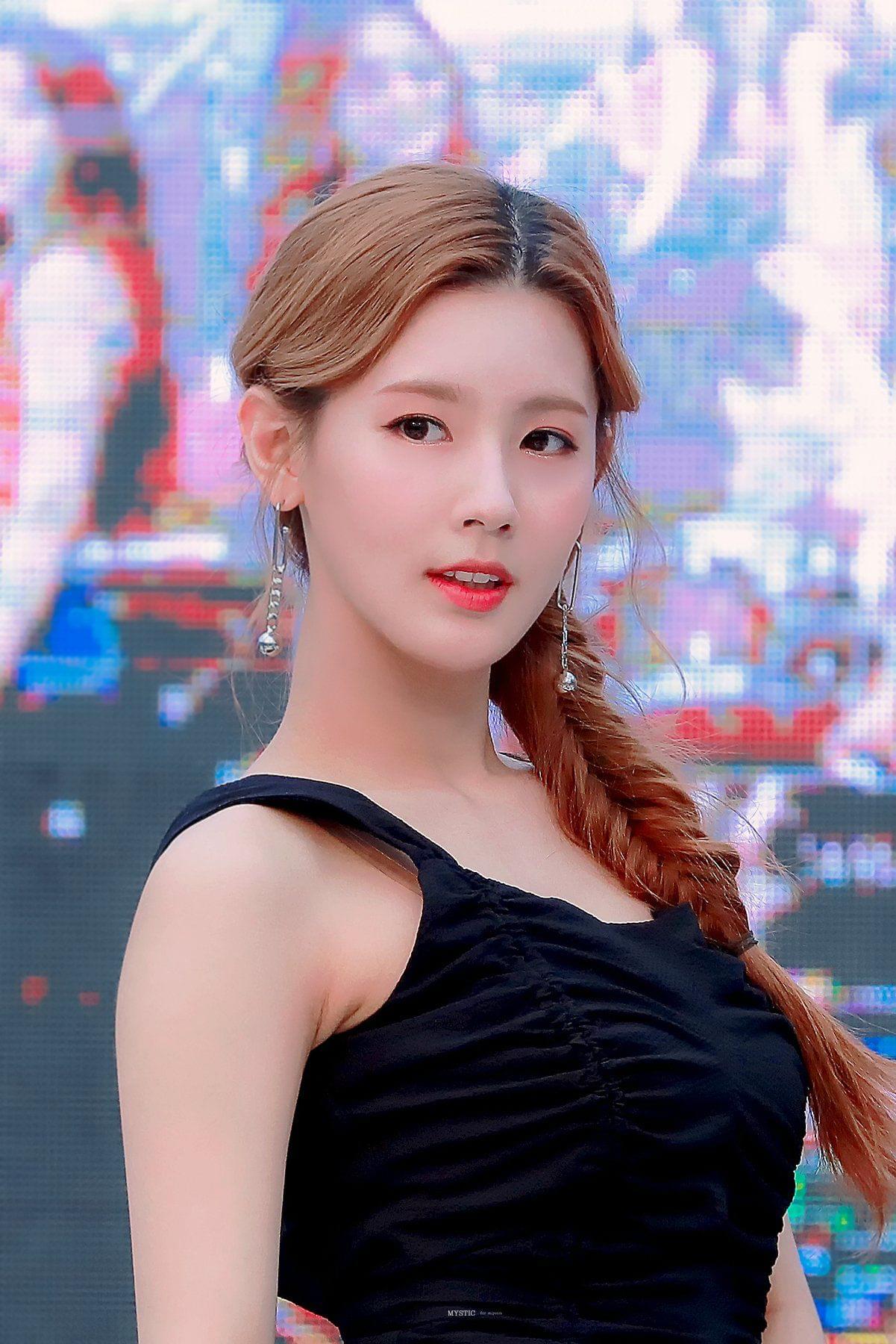 痴撚線Heidi又show對靚腳出嚟 | LIHKG 討論區