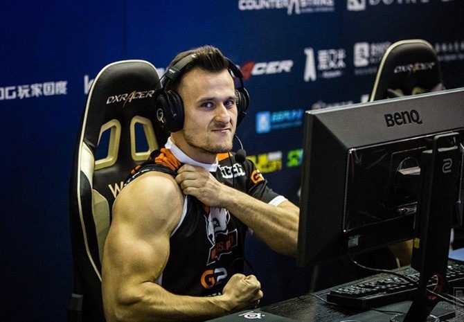 同樣都10年以上 點解CSGO同LOL 分別咁大 | LIHKG 討論區