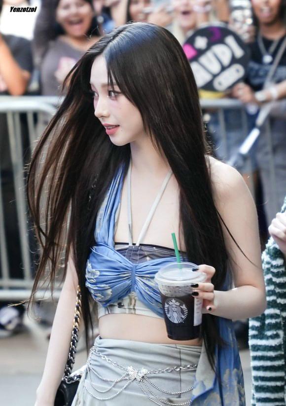 4K慢鏡，睇karina對乳房幾有彈性。 | LIHKG 討論區