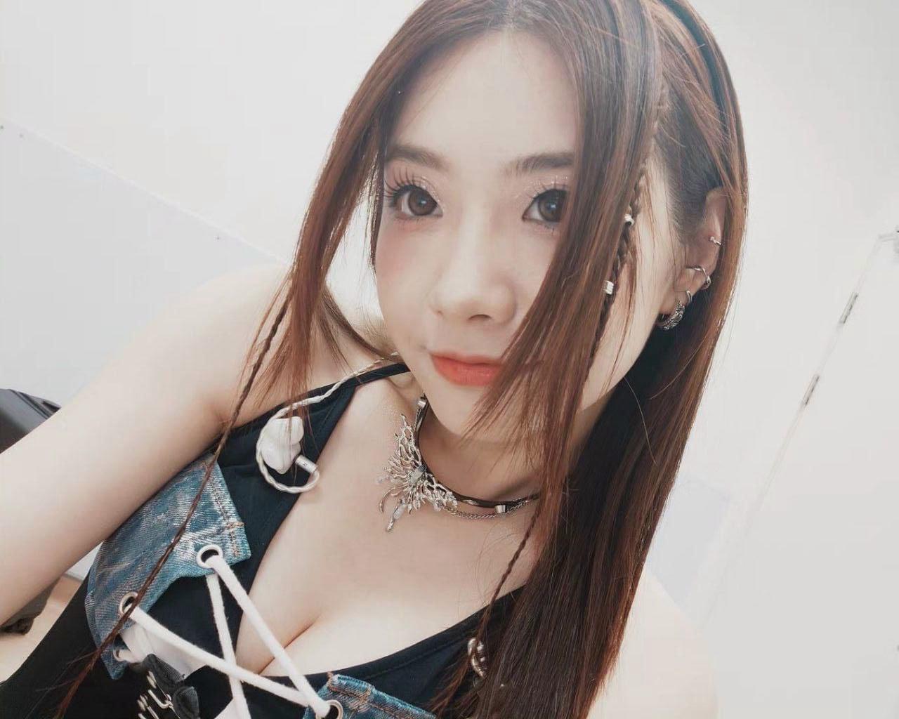 Sinnie Yanny 大解放邊個正啲 | LIHKG 討論區