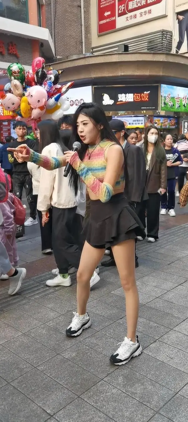 [多圖]抖音網紅黃玉瑤手遊宣傳拍攝 | LIHKG 討論區