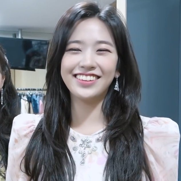 邊隊女團正啲 le sserafim定ive | LIHKG 討論區