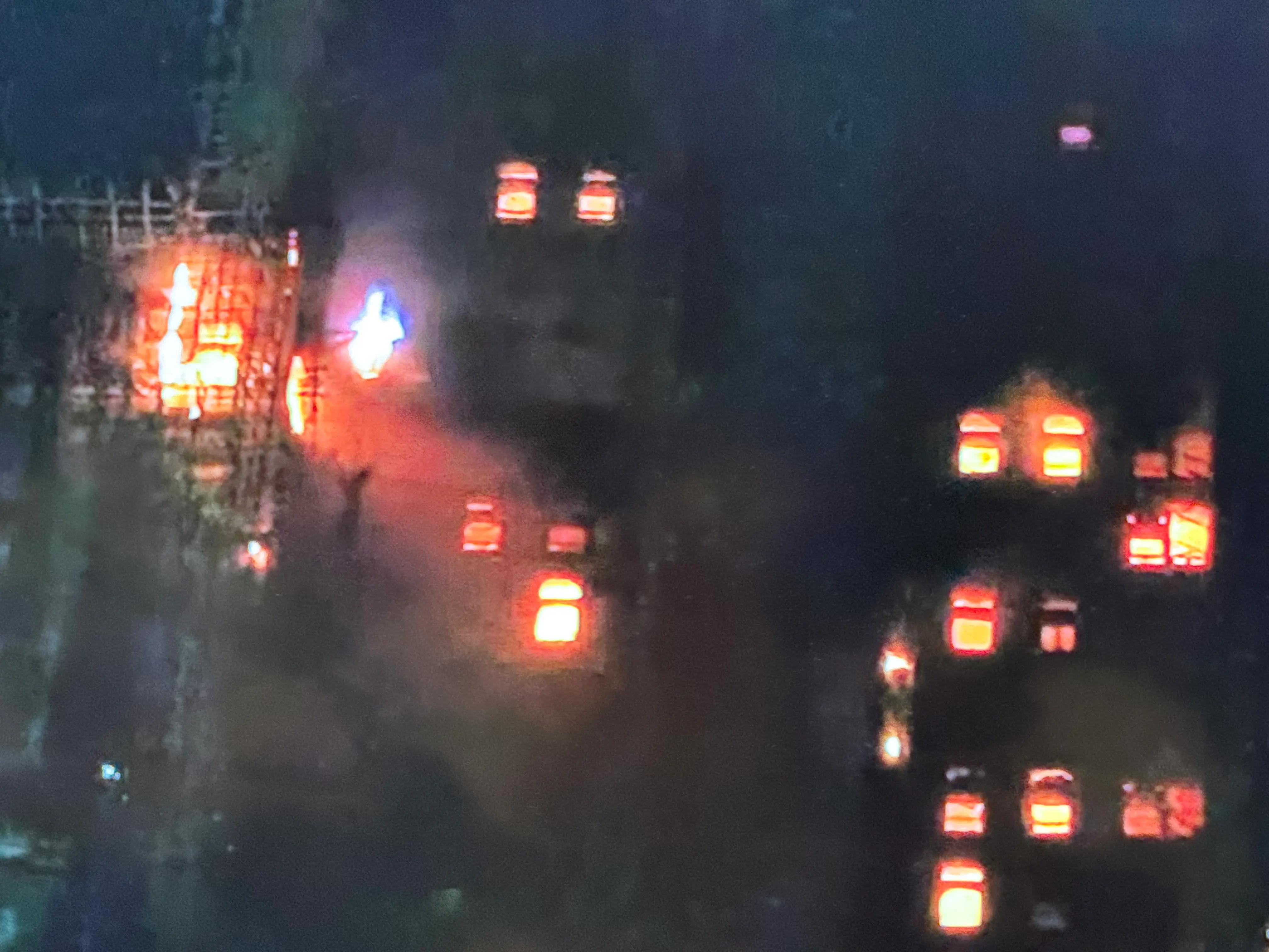 【14】（直播link）大埔宏福苑五級火 13死16傷一消防員殉職 多人報案求助稱未能逃生 | LIHKG 討論區