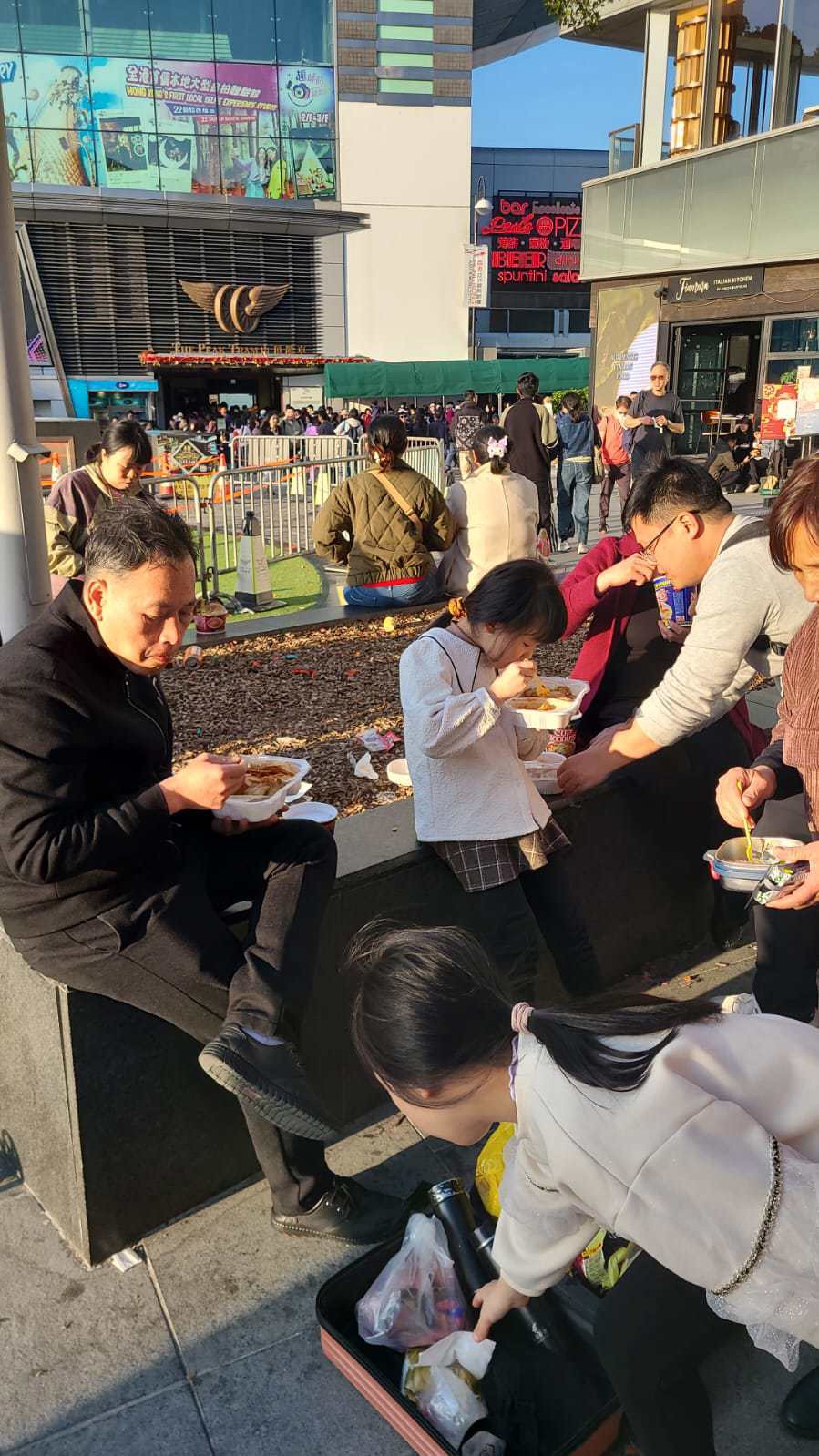 新春檔內地客訪港旺丁不旺財 人均消費約300元 | LIHKG 討論區