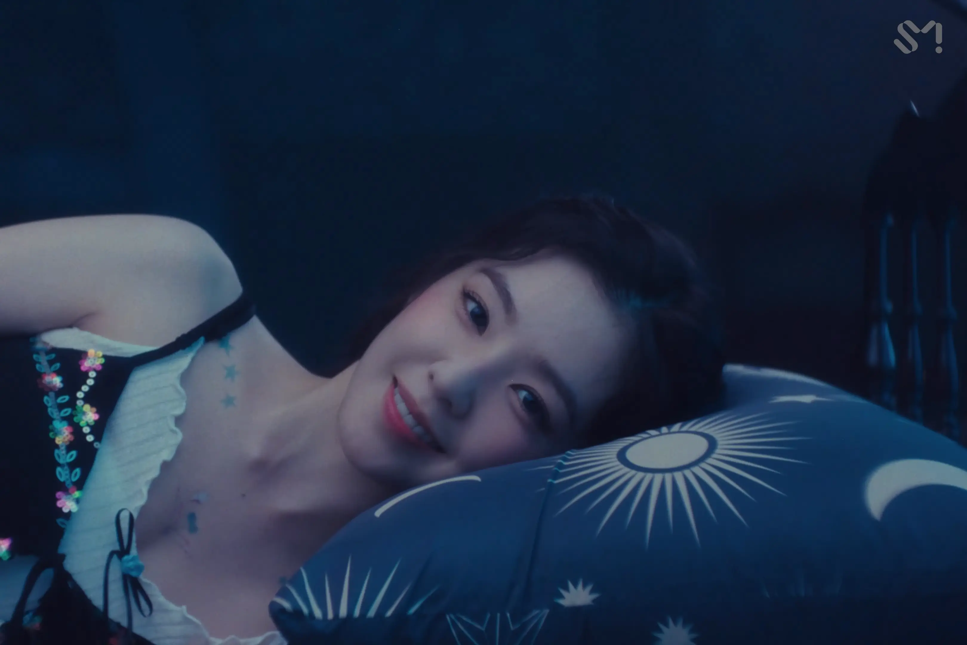 Red Velvet ‘Cosmic’ MV | LIHKG 討論區