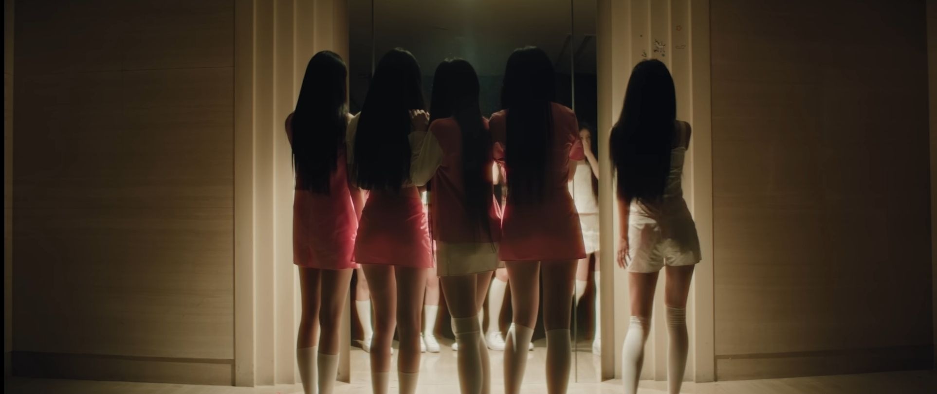 Illit首出道歌啲性喑示誇張到 (2) | LIHKG 討論區