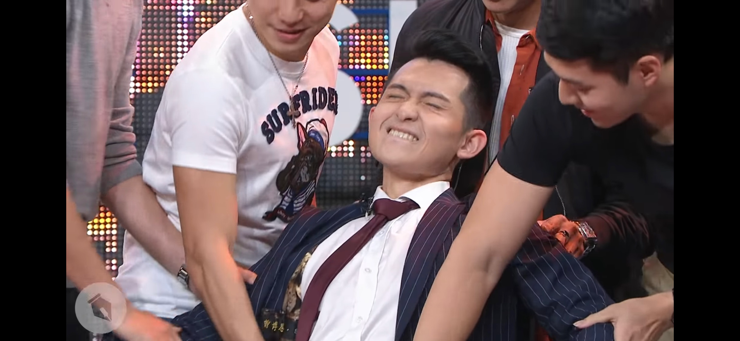 入咗新公司見到有個明星級既靚仔，但我唔係gay，點部署? | LIHKG 討論區