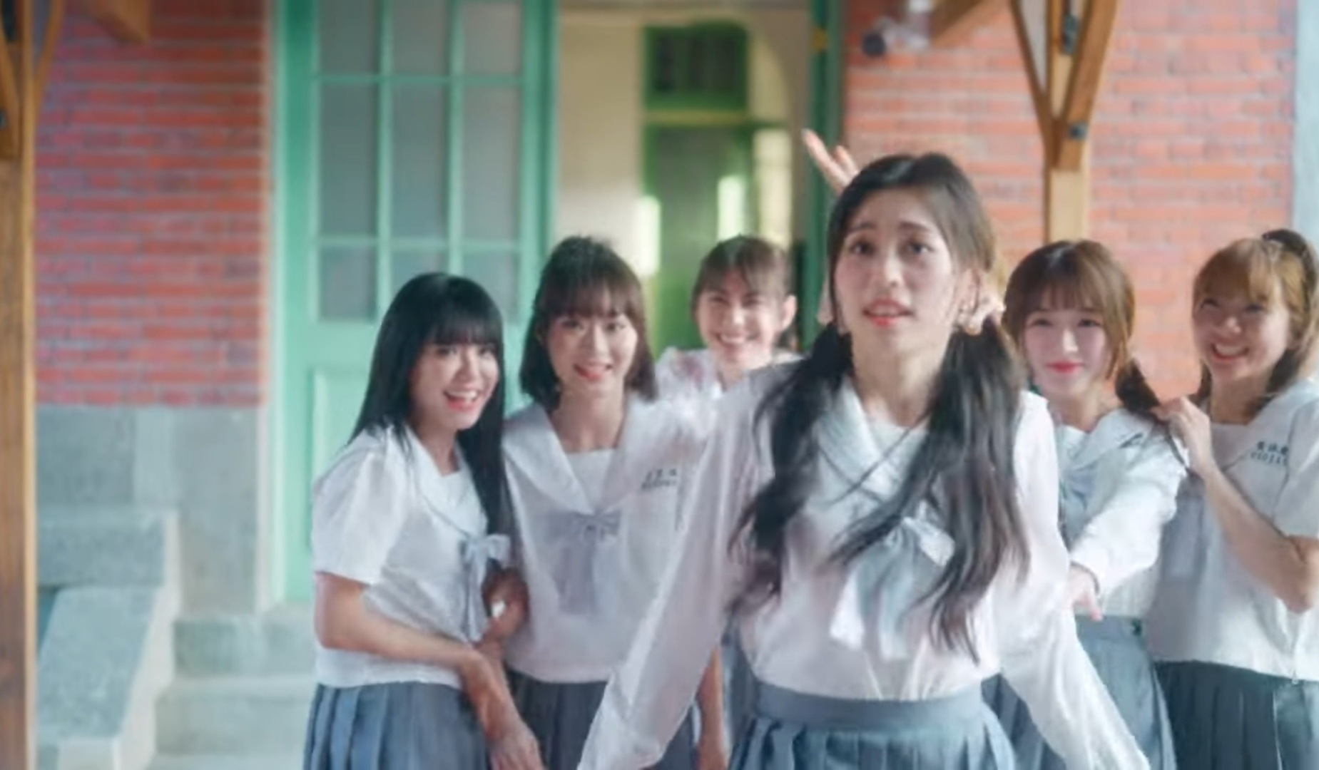 睇完Lollytalk 個MV中晒伏，發現香港女團已經玩完 | LIHKG 討論區