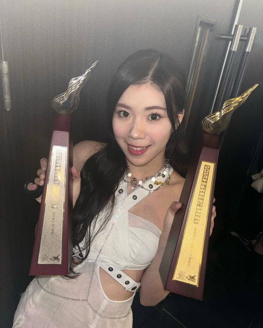 Lolly Talk討論區(213) 恭喜LT榮獲新城勁爆突破組合 903 組合銀獎及叱咤十大 第五位 | LIHKG 討論區