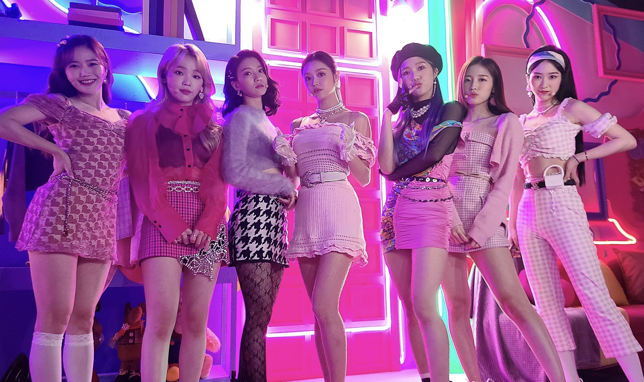 [有圖] 2020年10套靚靚Kpop舞台服裝 (女團) | LIHKG 討論區
