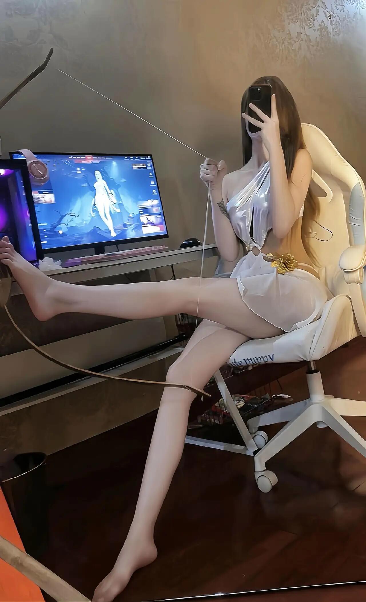 有無同過佢一齊聯網玩online game呢？ | LIHKG 討論區