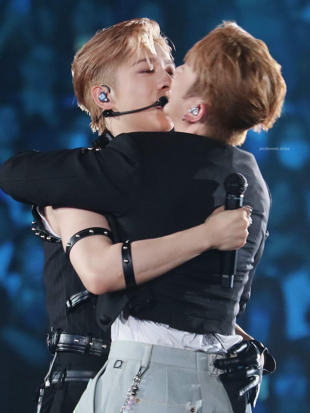 突發｜Anson Lo Edan 深情擁吻（抱） | LIHKG 討論區