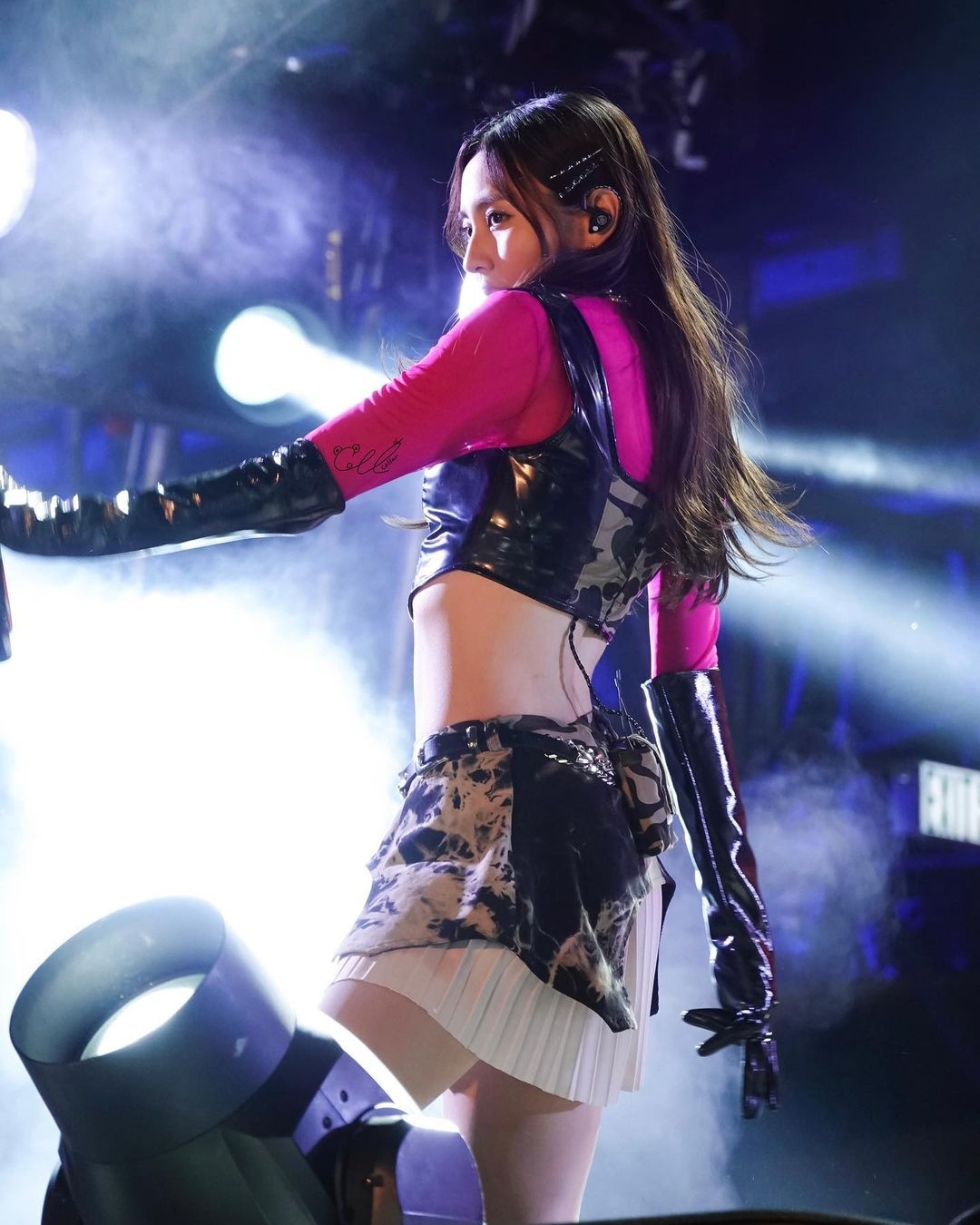 嘩 IVYSO第一次出大SHOW終於開始發揮? | LIHKG 討論區