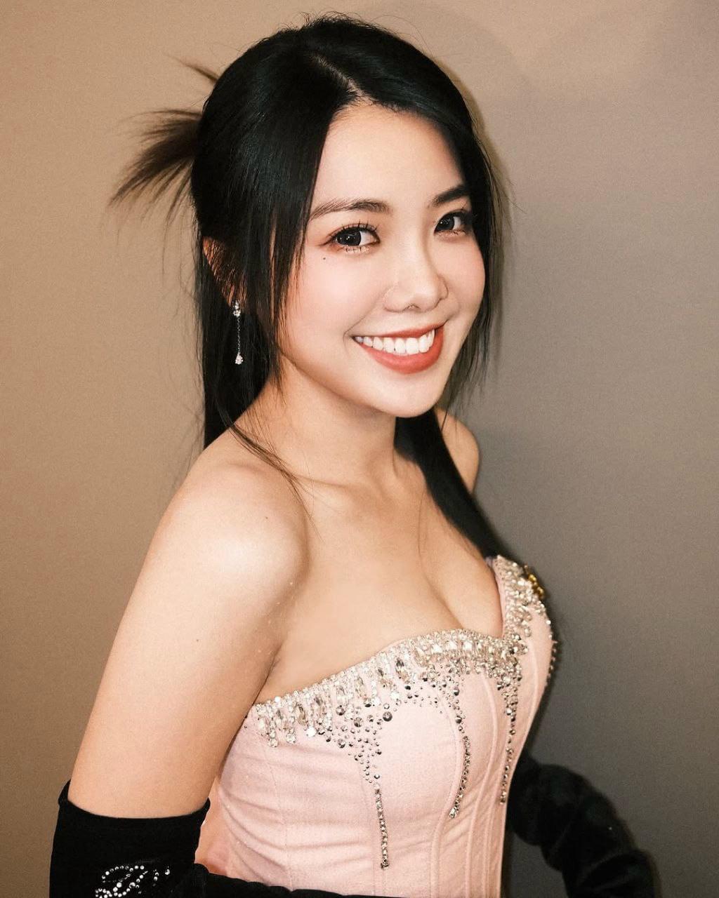 Sinnie Yanny 大解放邊個正啲 | LIHKG 討論區