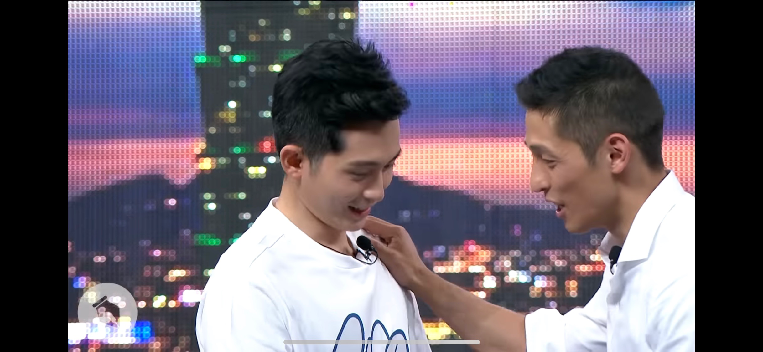 入咗新公司見到有個明星級既靚仔，但我唔係gay，點部署? | LIHKG 討論區