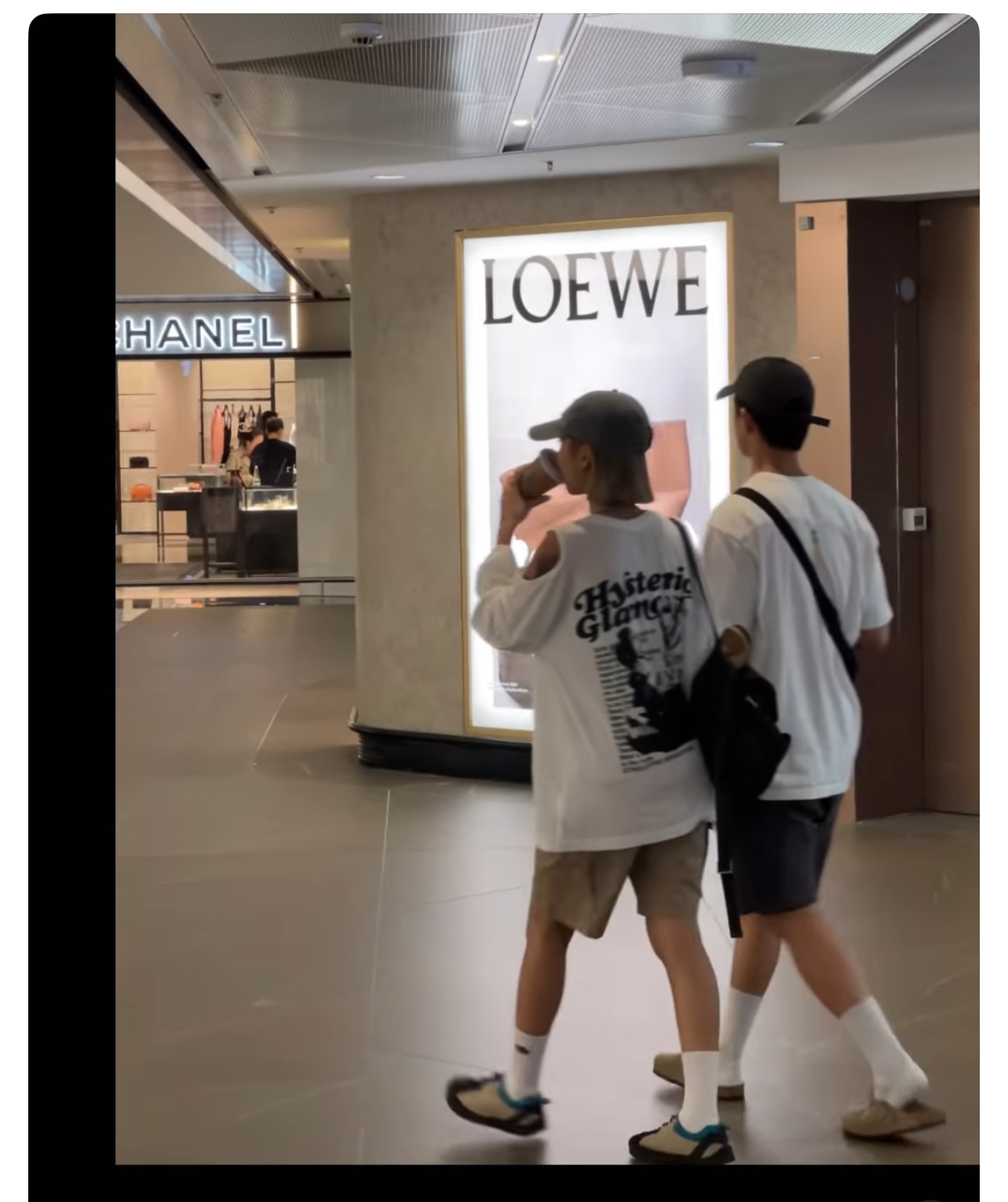 (突發有片）疑似locker Marf現身機場拍拖 游學修震驚表示：「吓？真㗎？」 | LIHKG 討論區