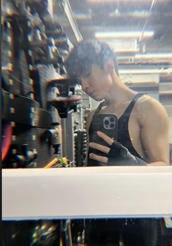 陳卓賢Ian Chan討論區(42)ʕ•ᴥ•ʔ最新個人跳唱作品《夜視鏡》MV都出咗喇 | LIHKG 討論區