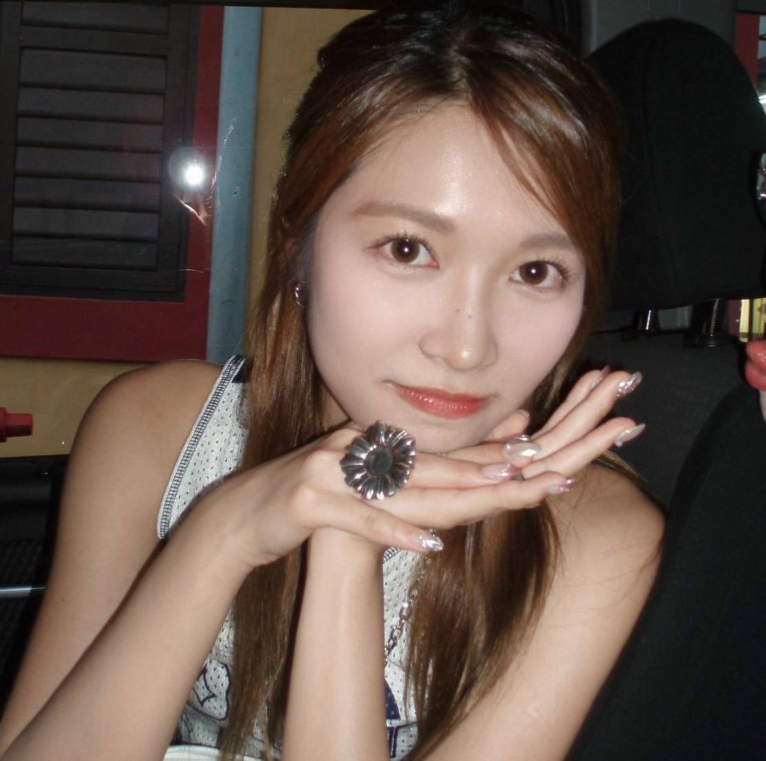 Sinnie Yanny 大解放邊個正啲 | LIHKG 討論區