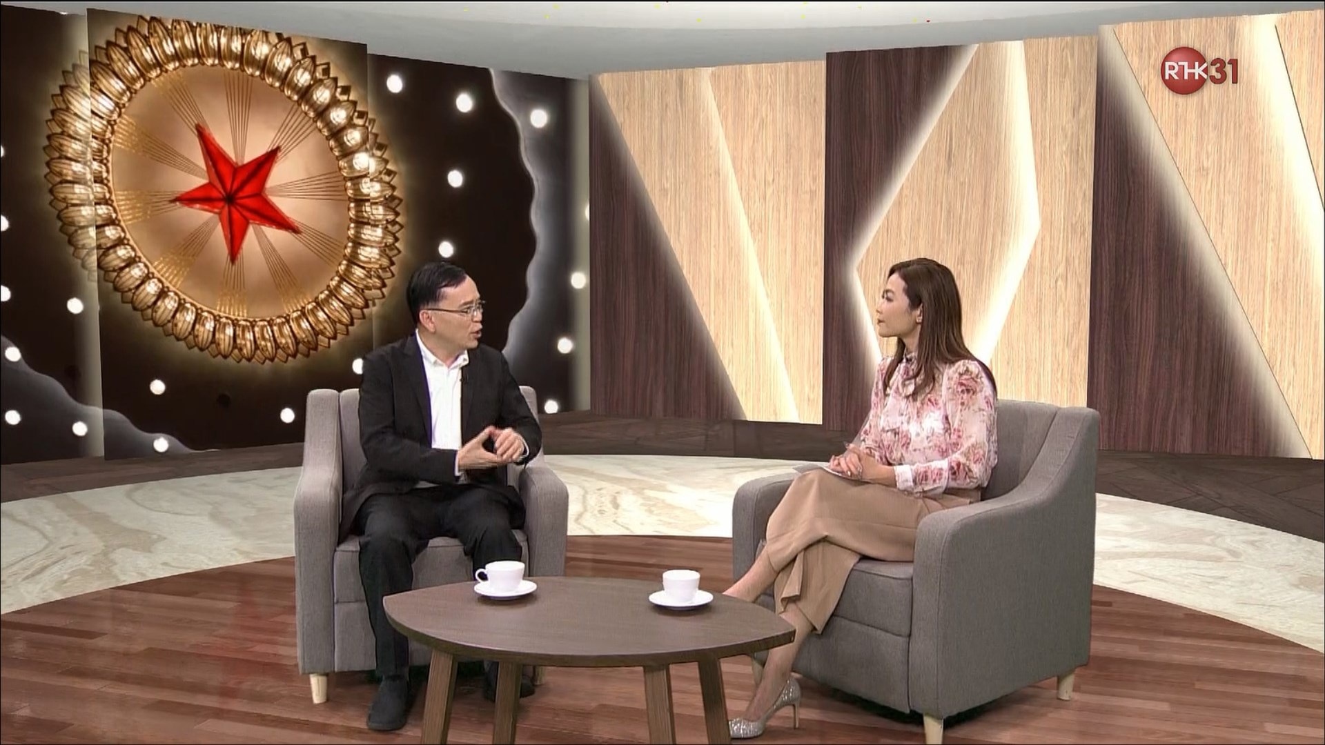 原來現在RTHK 31台 佈景變成咁！ | LIHKG 討論區