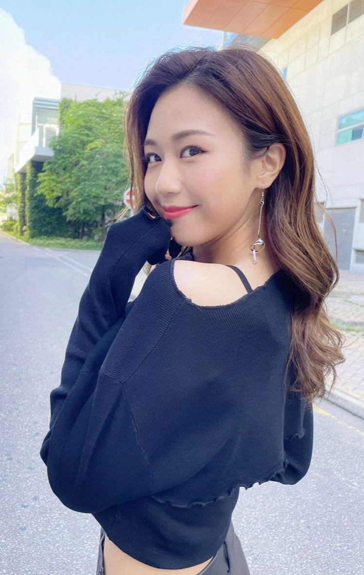 吊那星，愛回家個Elaine 脹卜卜，條裙又咁能短，想點？ | LIHKG 討論區