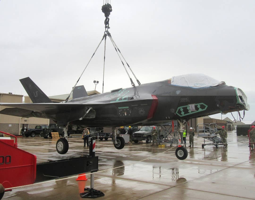 F-35科學怪機 美拼湊兩重創戰機讓殘骸復活 | LIHKG 討論區