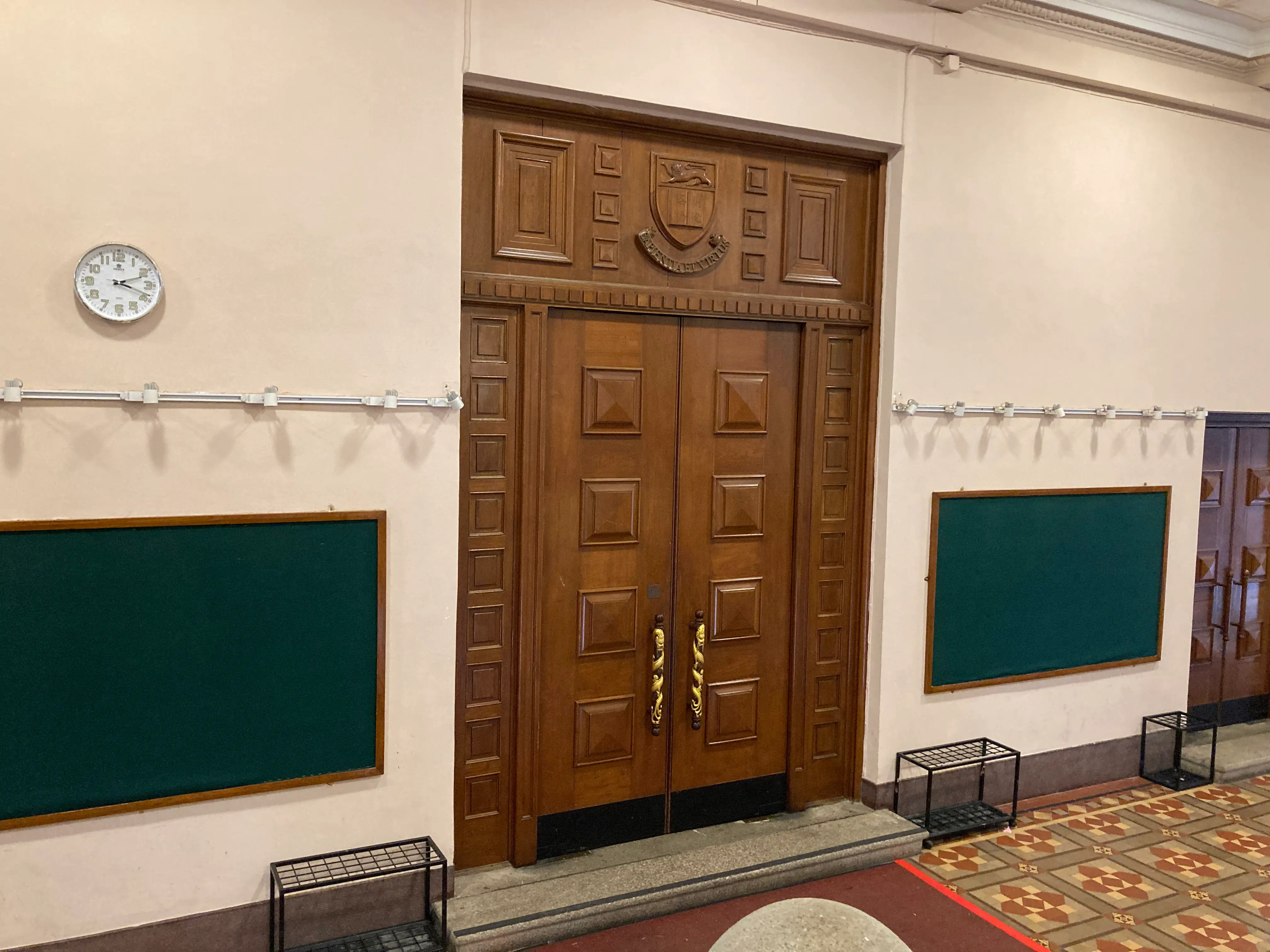 你哋會唔會當HKU係旅遊景點？ | LIHKG 討論區