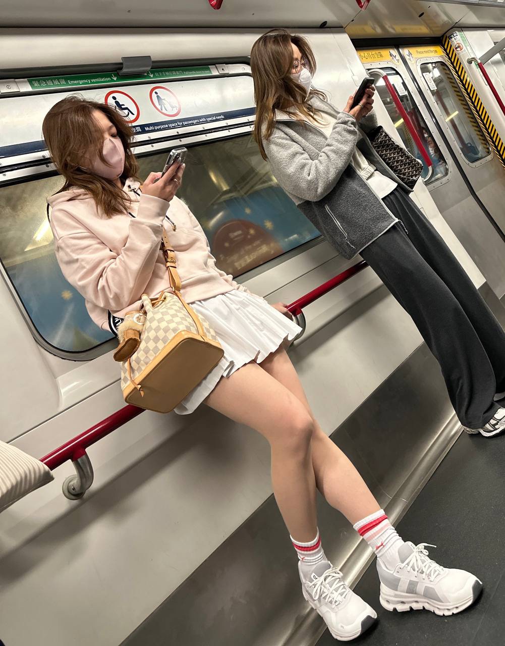 港女天氣咁凍仲著短裙出街 CLS | LIHKG 討論區