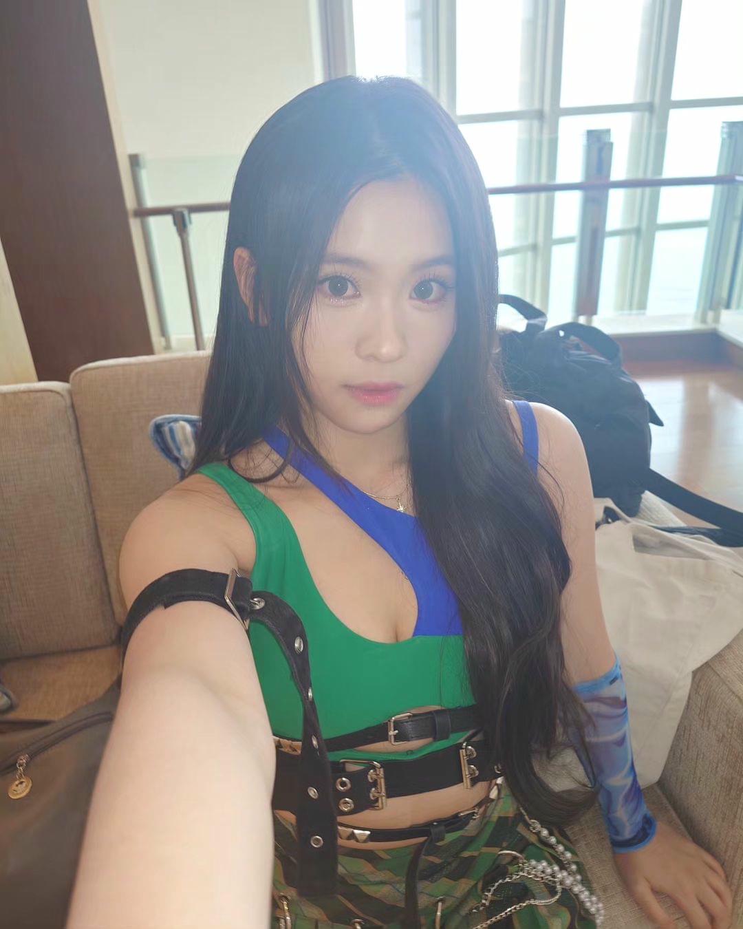 Lollytalk成員Yanny谷胸晒驚人事業線！好身材深藏不露震撼網民！ | LIHKG 討論區