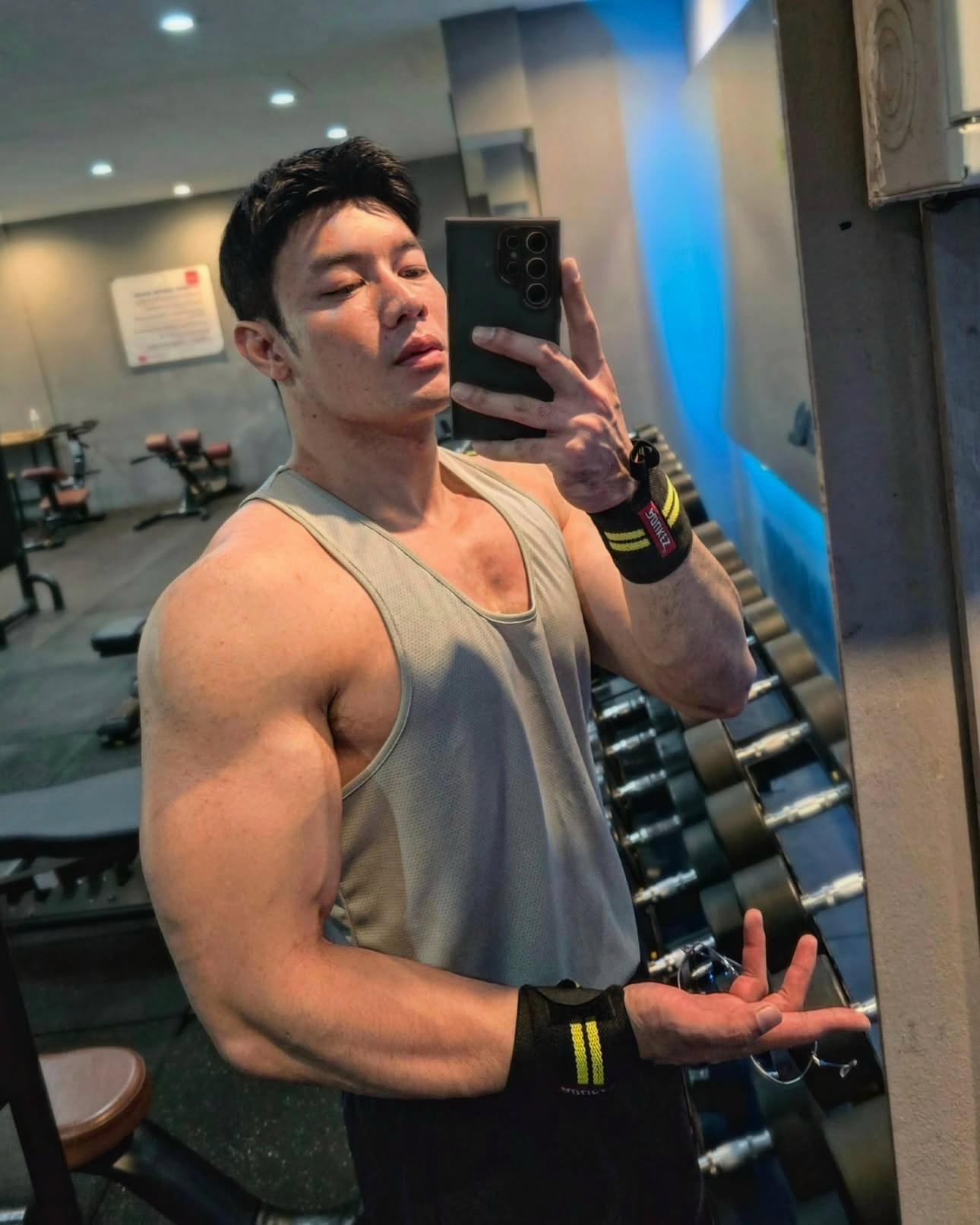 [圖] 點解啲Gym撚咁鬼鍾意自拍？ | LIHKG 討論區