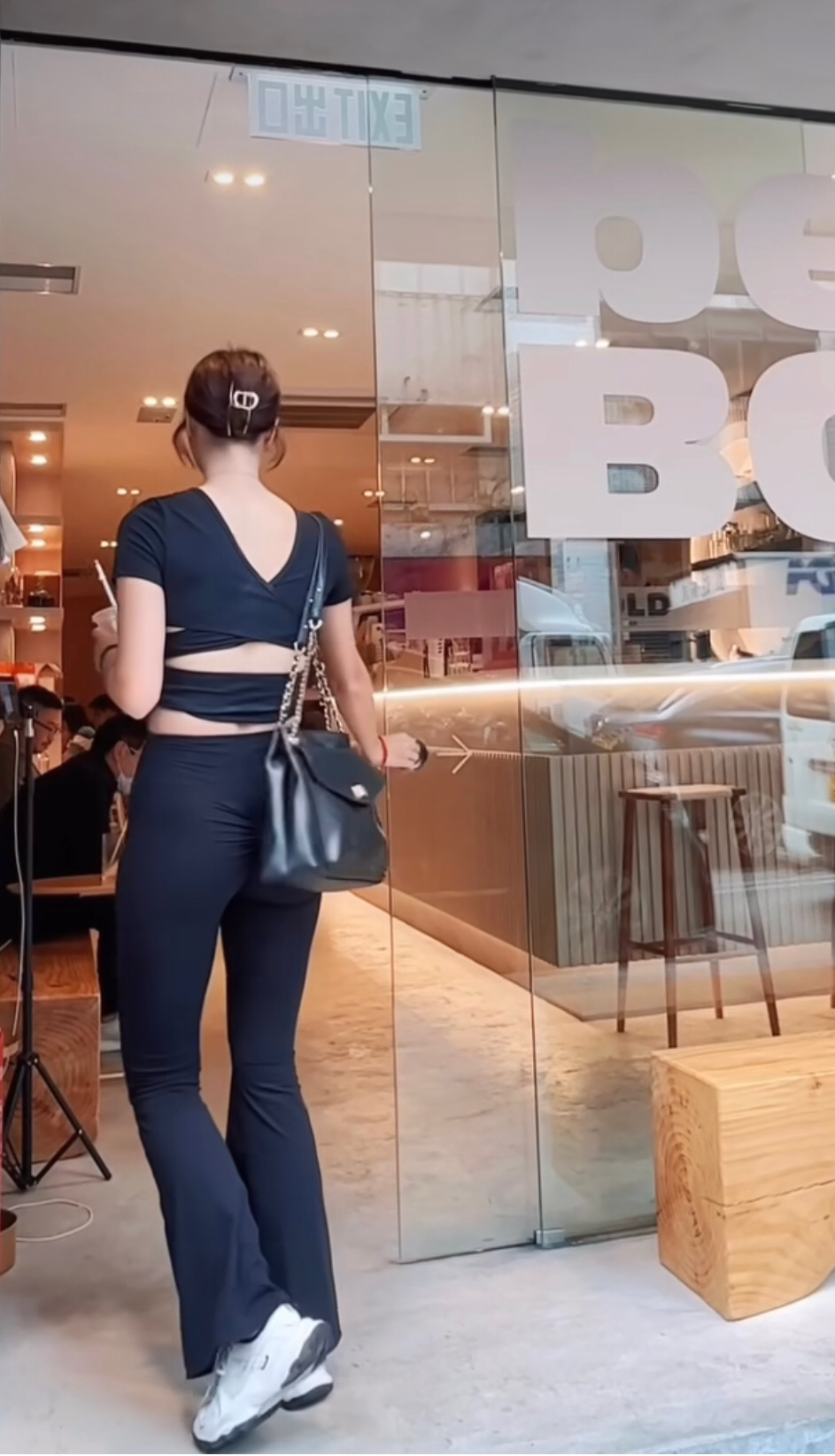 覺唔覺港女近年著鬆身西褲 其實好透底底邊 | LIHKG 討論區