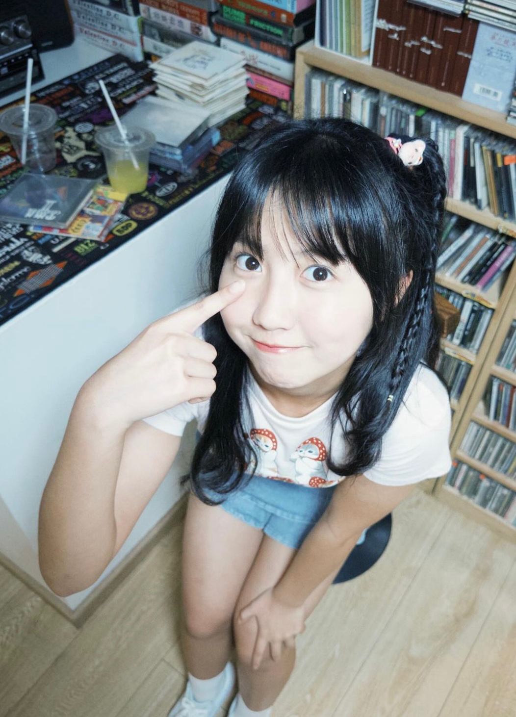 15歲「美心妹妹」Celine楊鎧凝呻朋友拍晒拖 A0公開「理想boy」條件！ | LIHKG 討論區