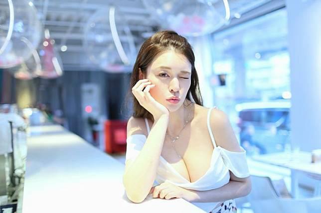 張曦雯34歲生日大解放 曬Deep V性感相騷吸晴身材 | LIHKG 討論區