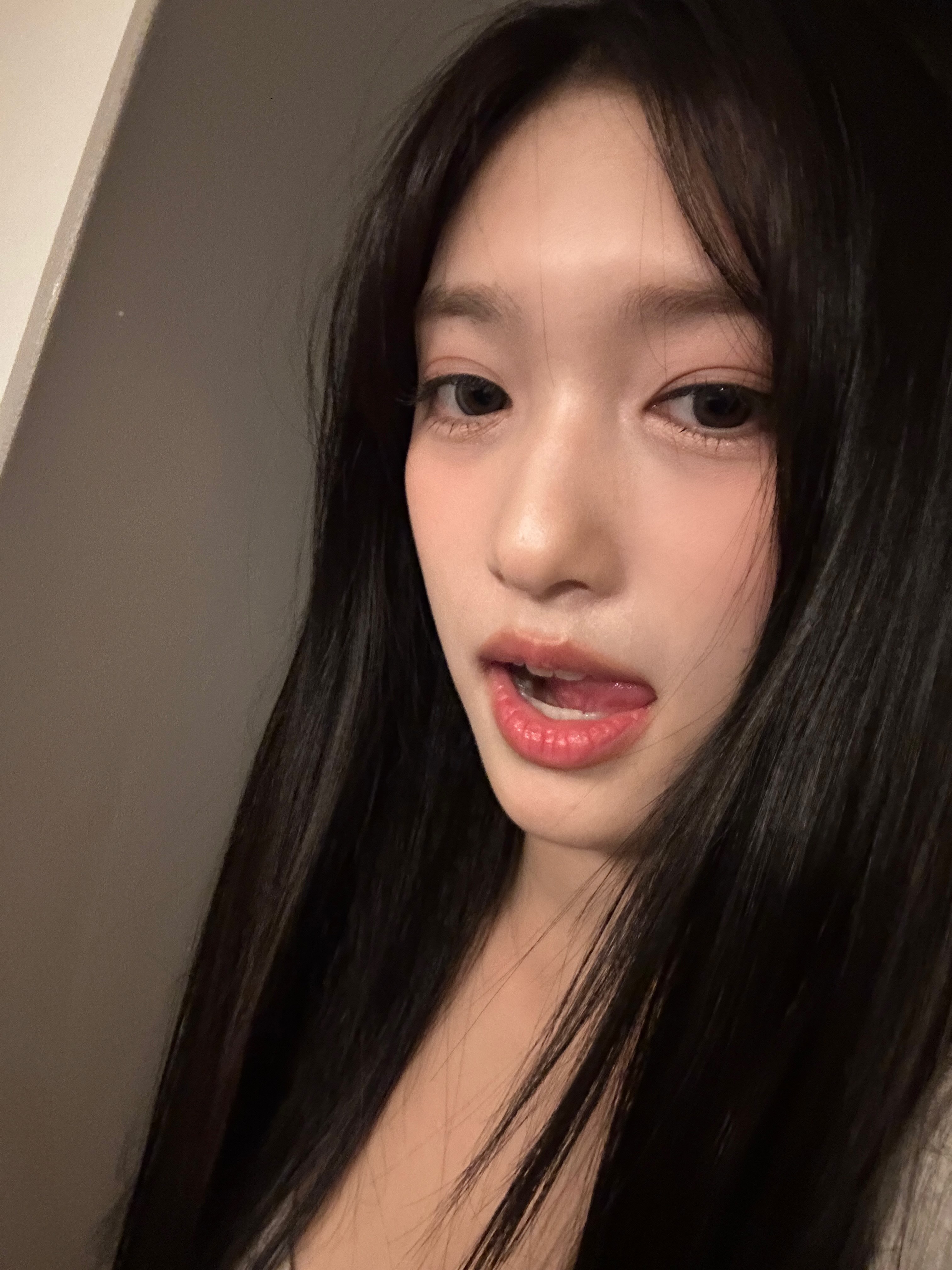 Illit首出道歌啲性喑示誇張到[2] | LIHKG 討論區