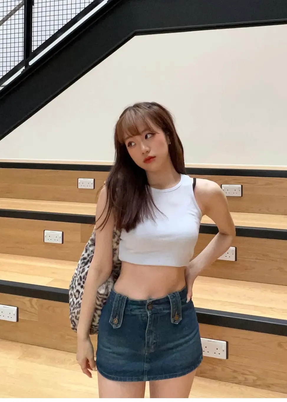 EOS個Hazelle係咪癲咗？ | LIHKG 討論區