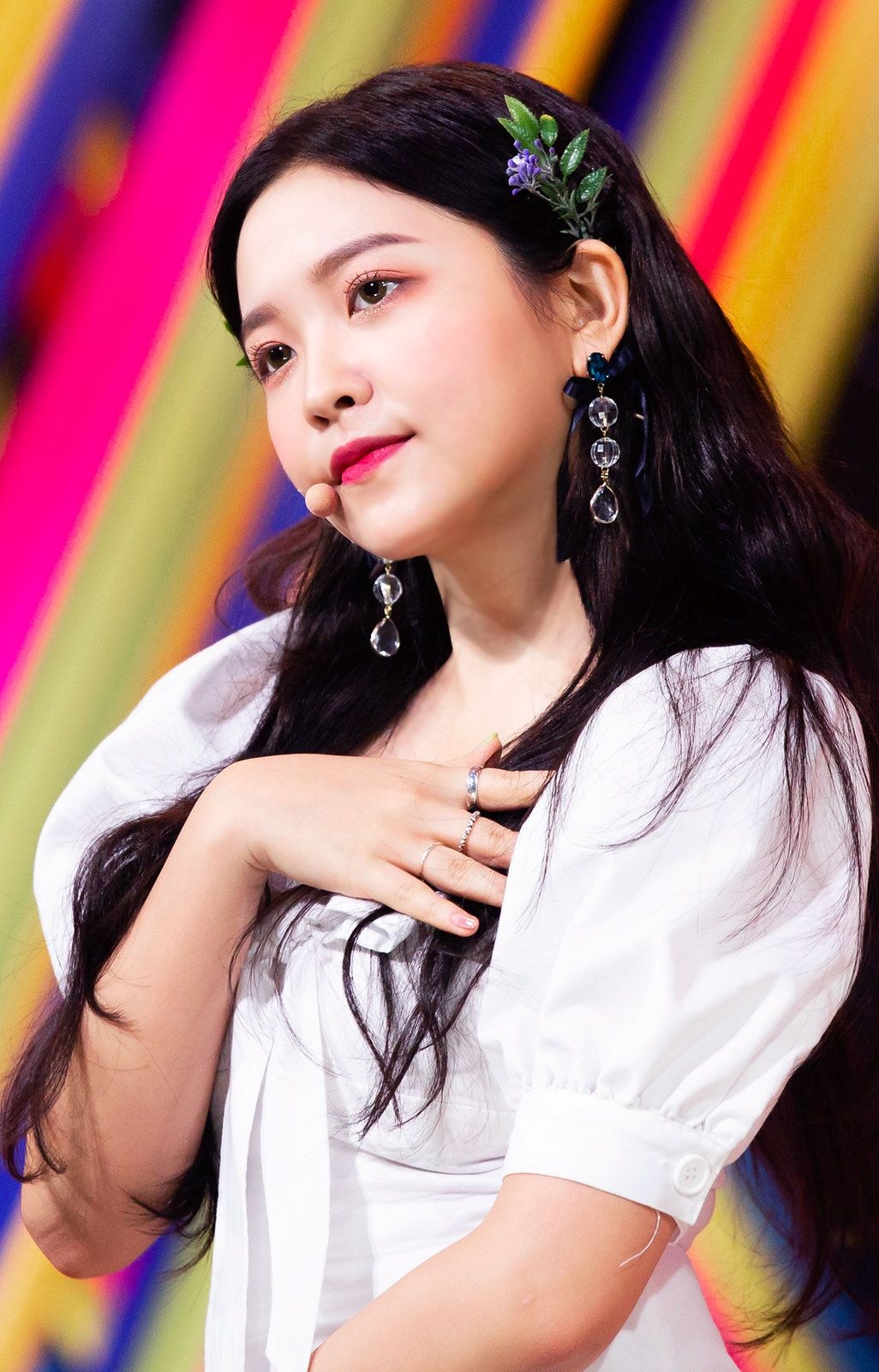 呢兩個ok似樣既kpop妹寶,邊個比較正式? | LIHKG 討論區