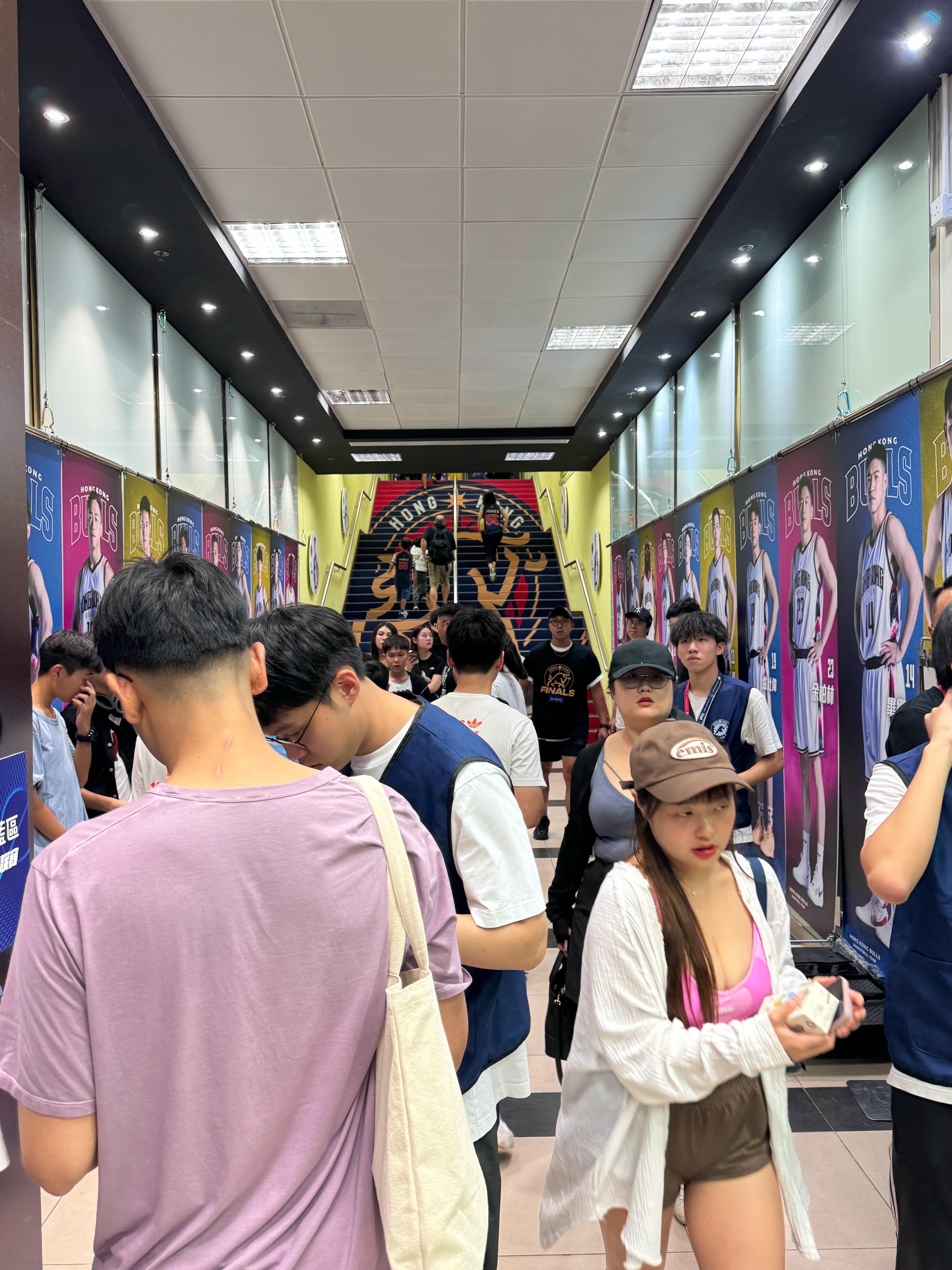 好想同中大email去露營，一邊捉住佢個pat一邊後入推佢車 | LIHKG 討論區