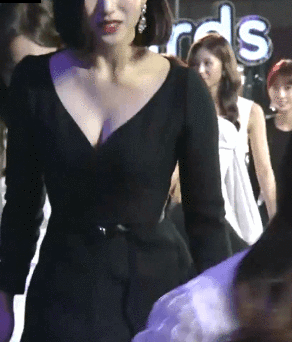 [JYP家族愛] TWICE Mina「臉色漸暗」台上乾嘔腿軟！ | LIHKG 討論區