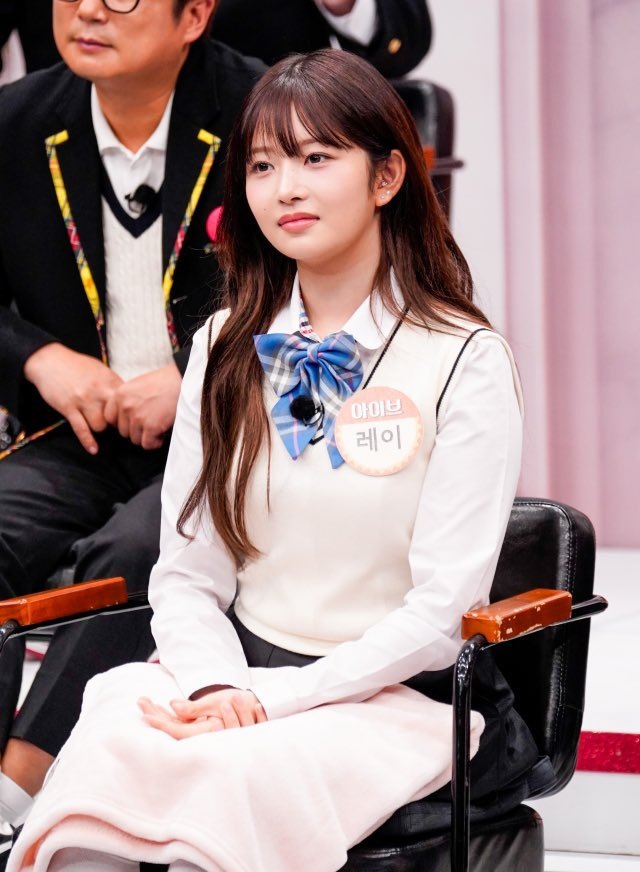 在整體偏靚的IVE入面,其實牙Rei係咪自動變左做visual hole | LIHKG 討論區