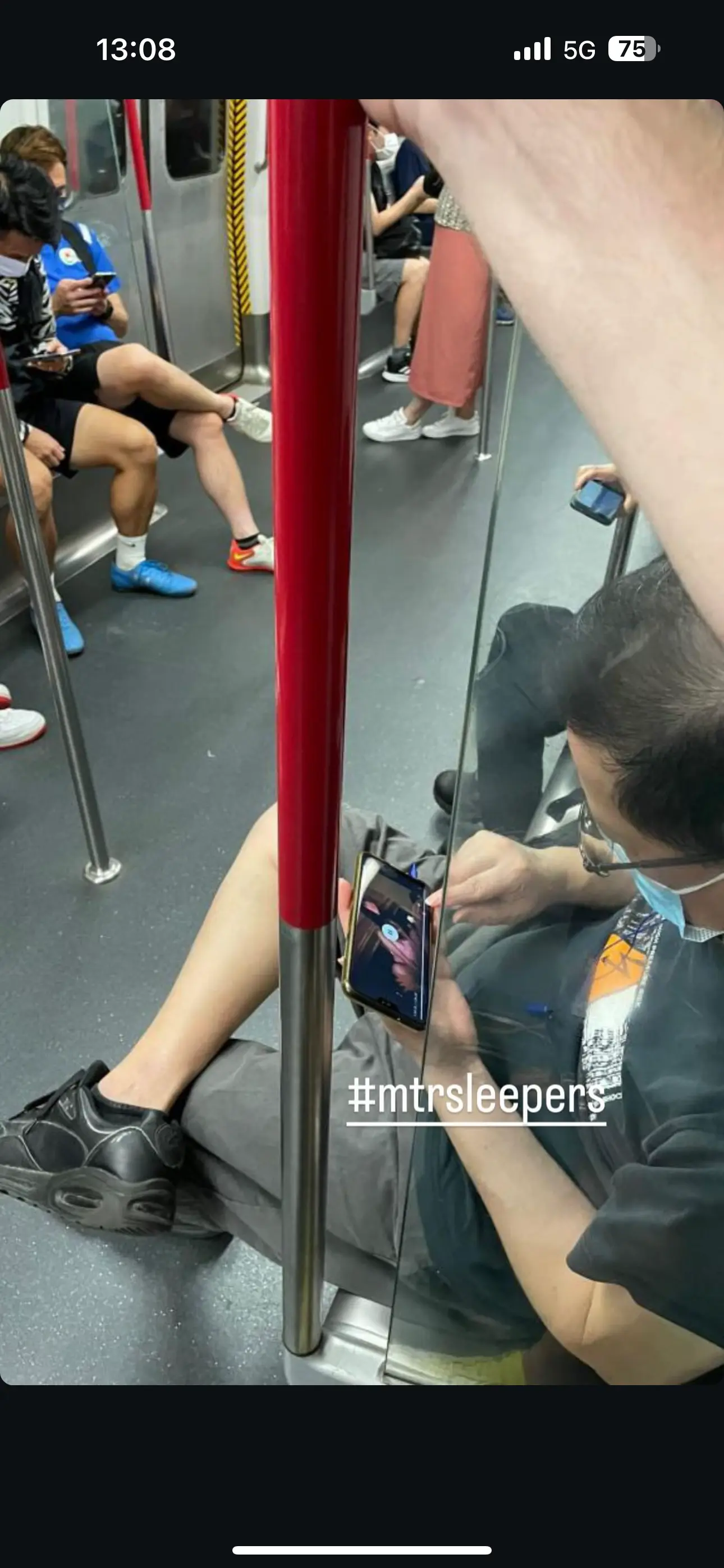 邊個連登仔又公然喺地鐵睇av呀？ | LIHKG 討論區