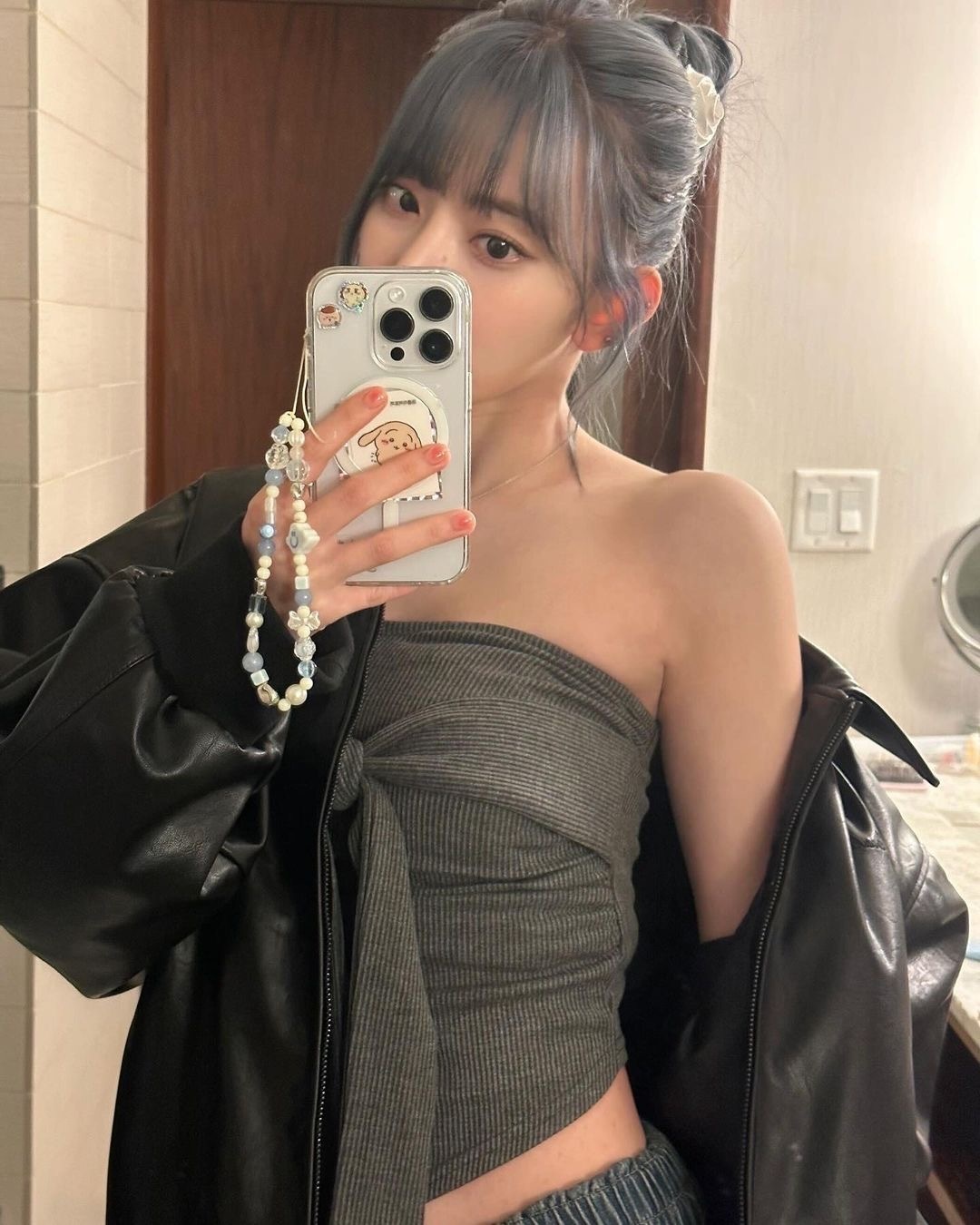 女友出trip, 叫佢send左幾張自拍黎 | LIHKG 討論區