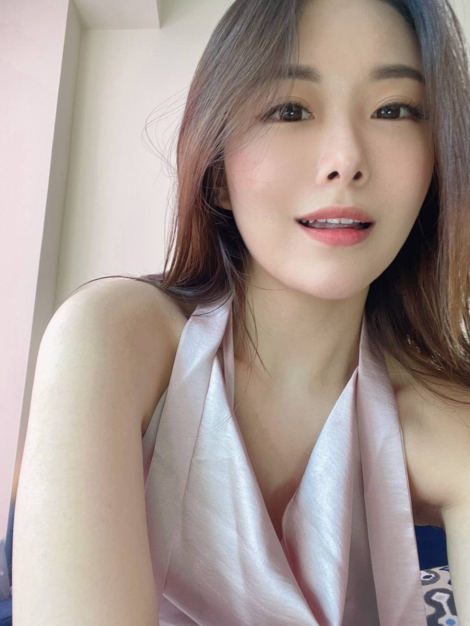 ERENA SHL 素海霖 J 圖分享區 (海量圖慎入) | LIHKG 討論區