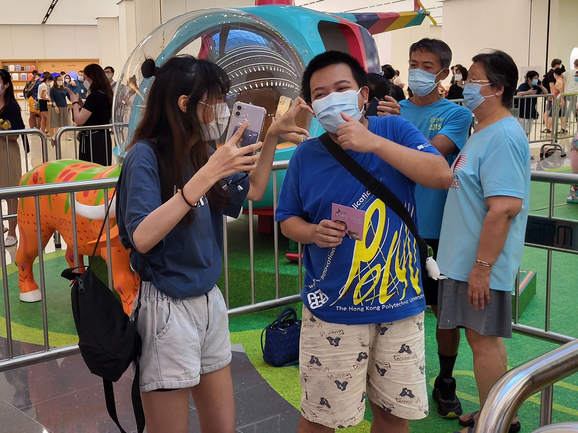 [突發多圖] Kenny終於揾到佢既白滑大波女朋友 | LIHKG 討論區