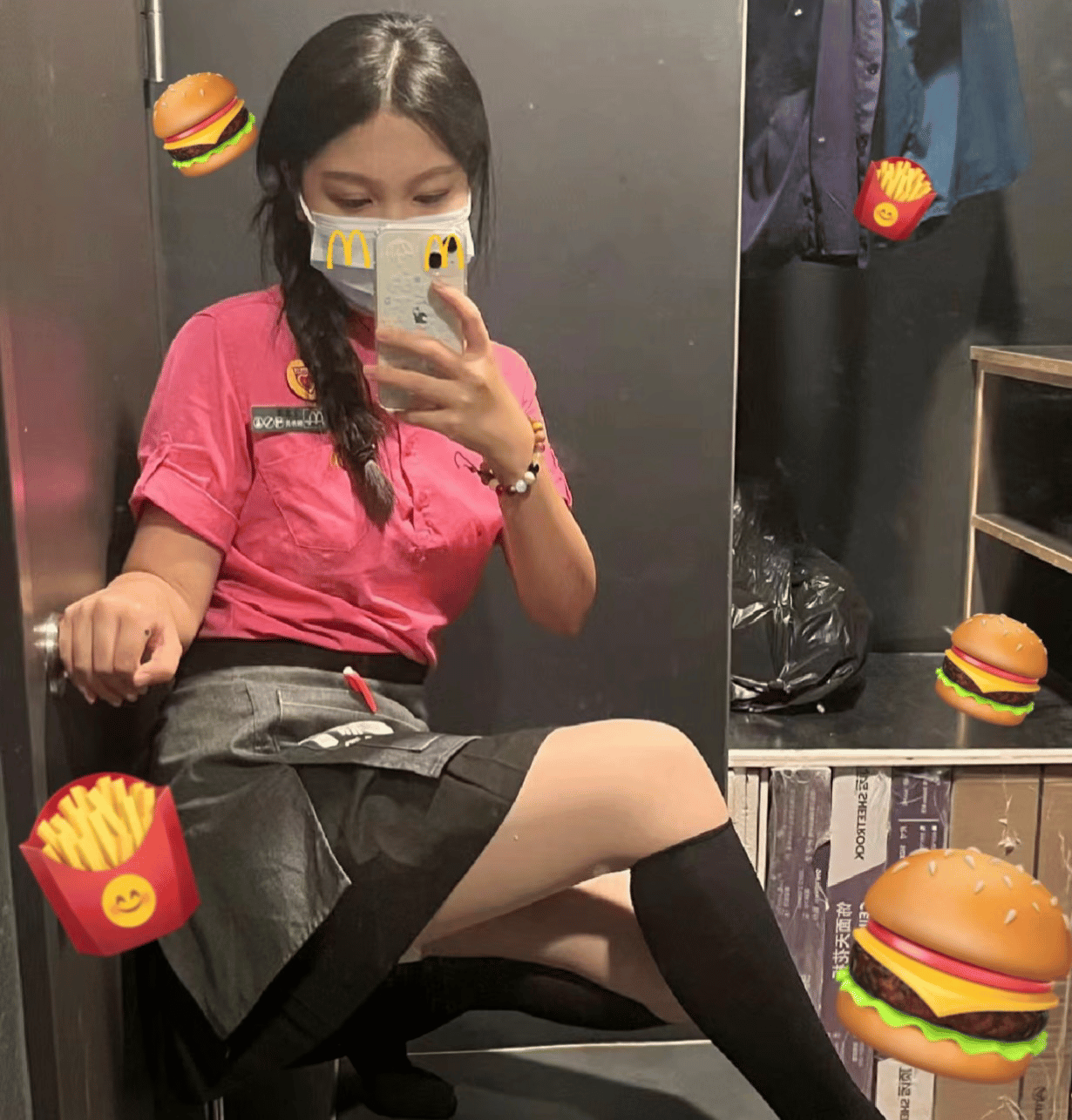 究竟女僕cafe既女僕吸引d，定係麥當勞d M記姐姐吸引d？ | LIHKG 討論區