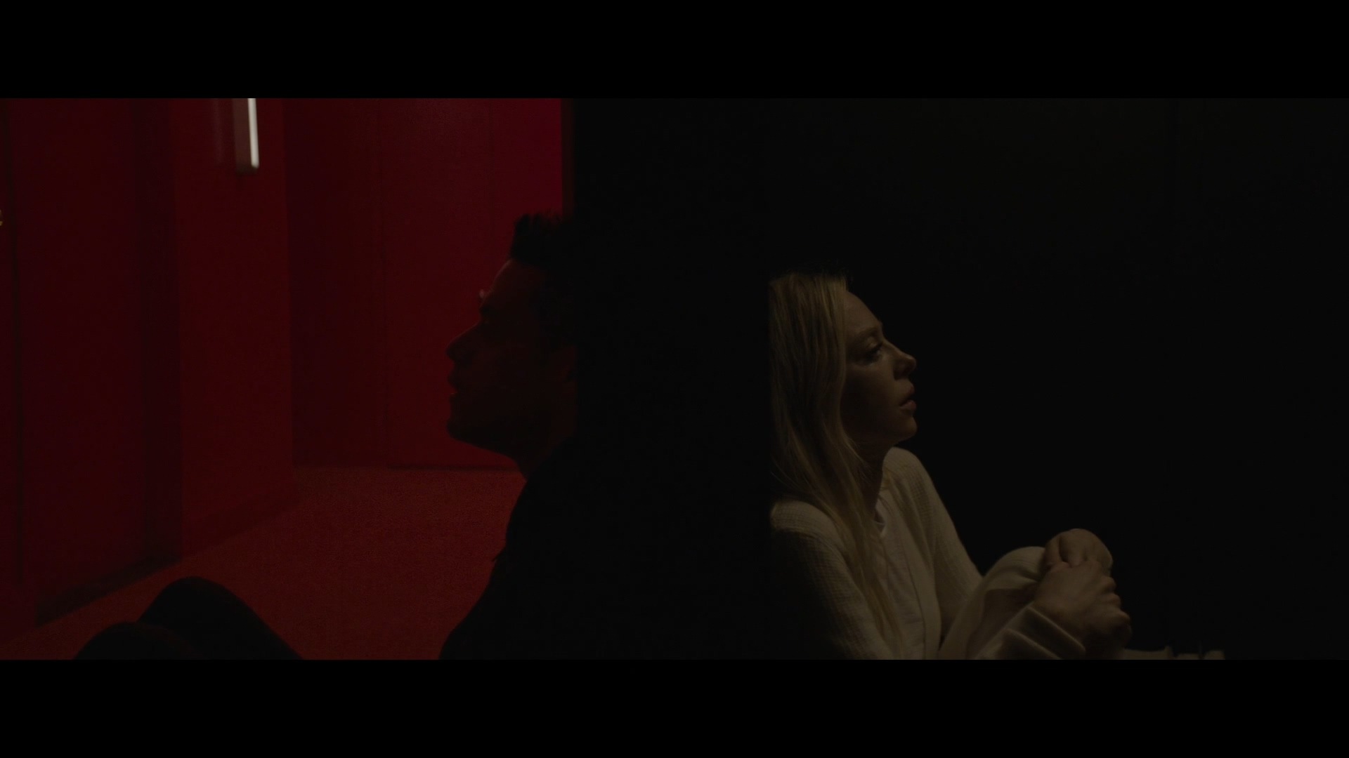 Looking for a high resolution image of the Elliott/Angela scene : r/MrRobot